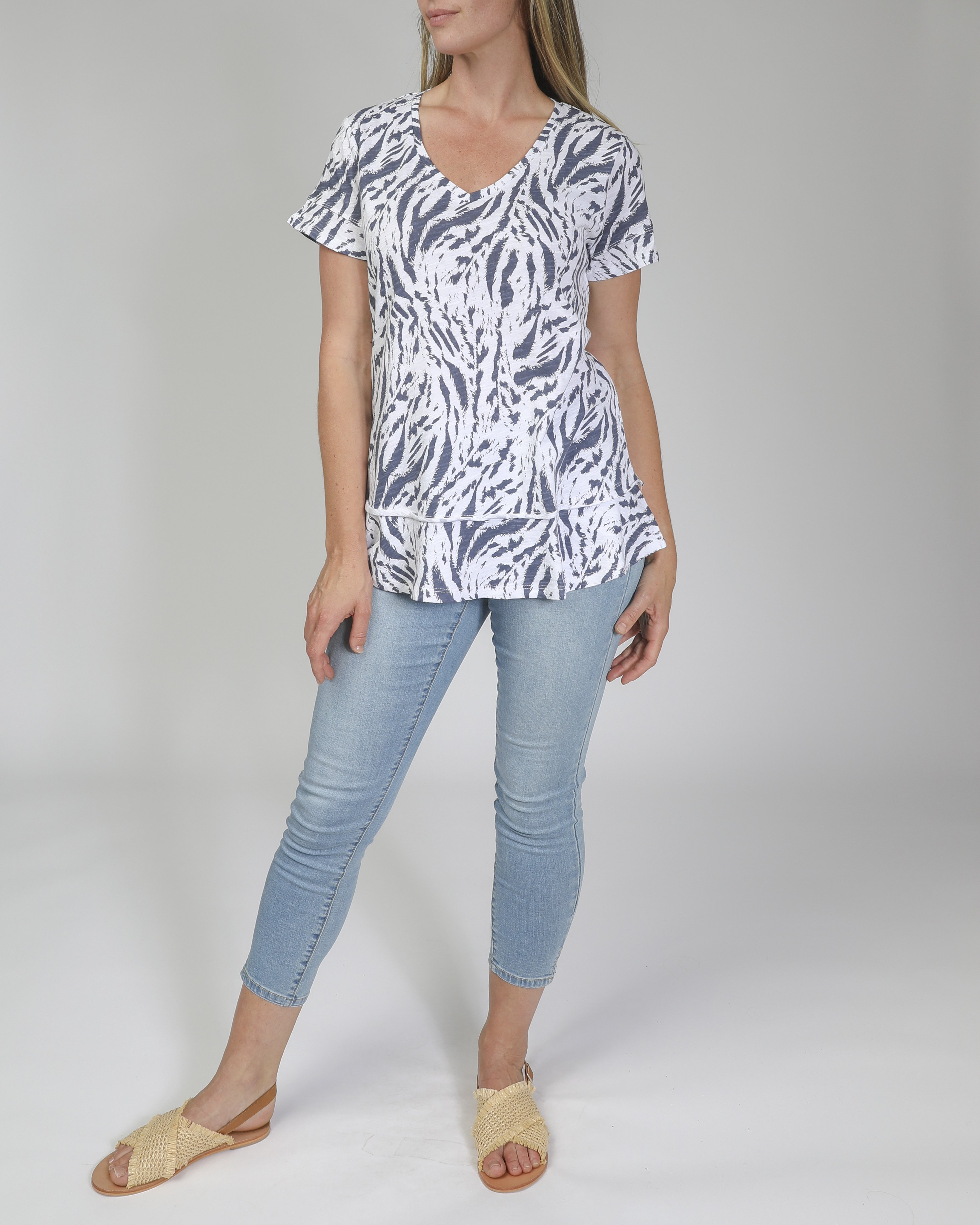 JUMP ZEBRA RUFFLE SLEEVE TEE - Tops : Status Clothing - JUMP S 22